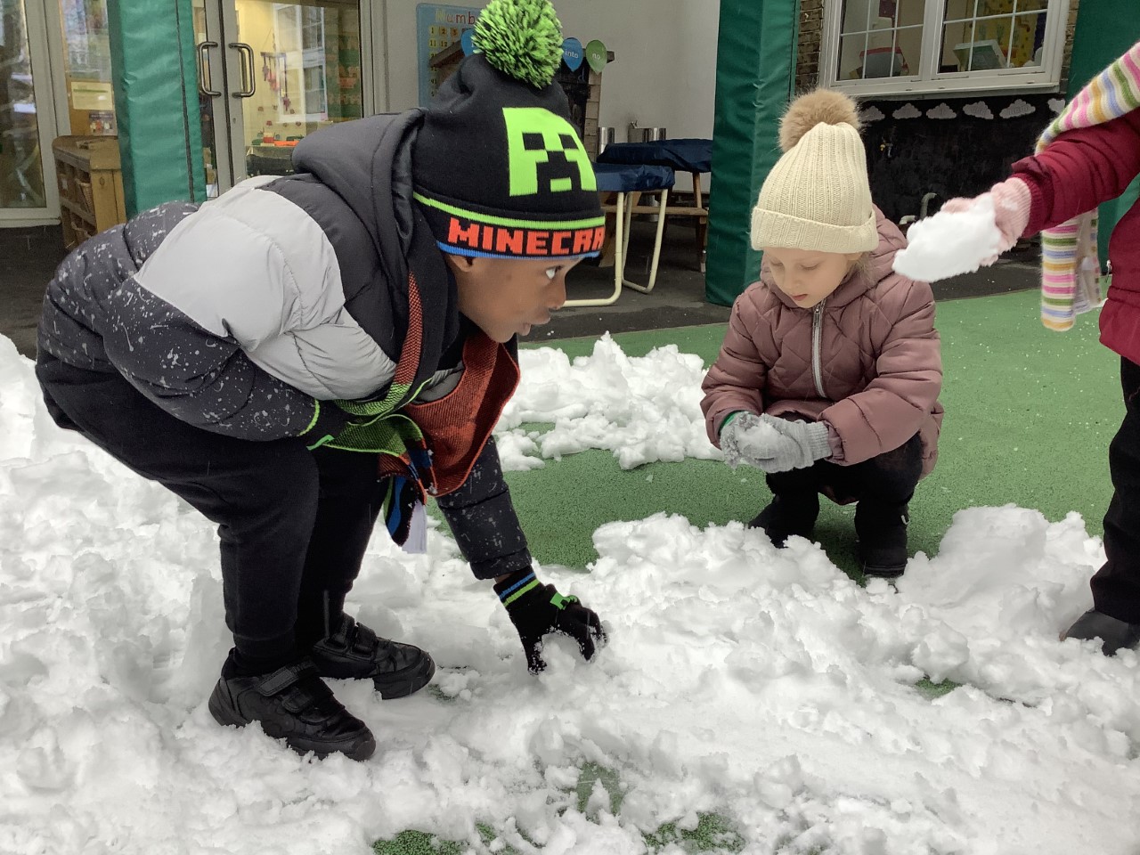 Play In Snow With EYFS - Orchard Primary School