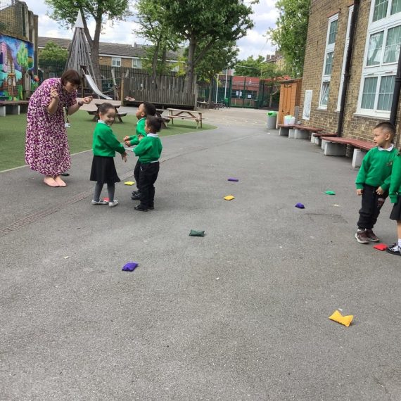 EYFS Learn Spanish Colours - Orchard Primary School