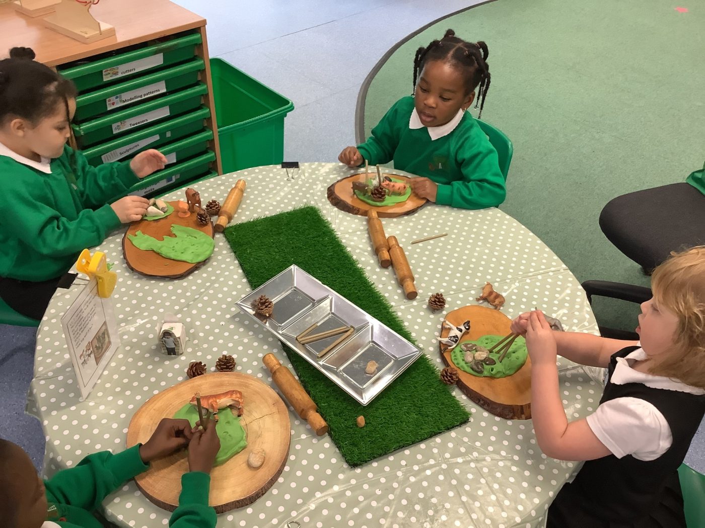 EYFS Build Homes - Orchard Primary School